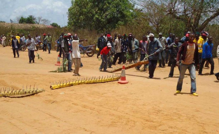 Kenya: Governor Loses Guards After Storming Roadblock - allAfrica.com